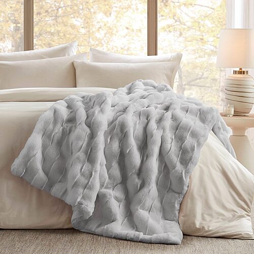 Click here for Madison Park Vivienne Faux Fur Throw  50 x 60 - Li... prices