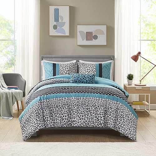 Click here for Intelligent Design Chloe 4-Pc. Comforter Set  King... prices