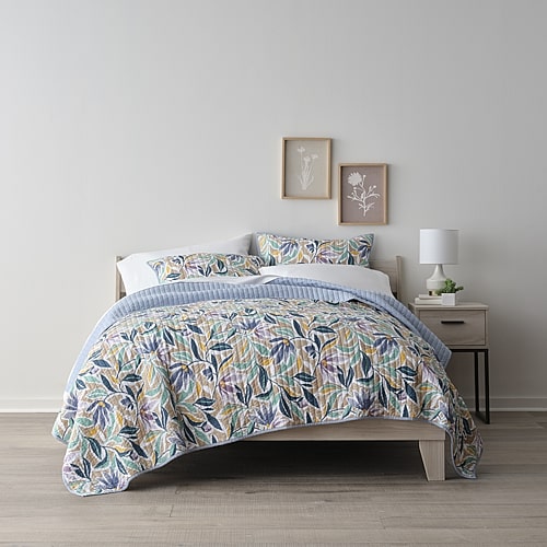 Click here for Home Expressions Everton Quilt Set  One Size  Blue prices
