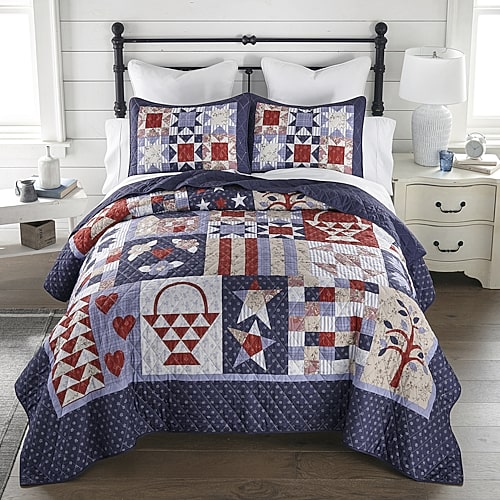Click here for Donna Sharp County Fair Quilt Set  One Size  Blue prices