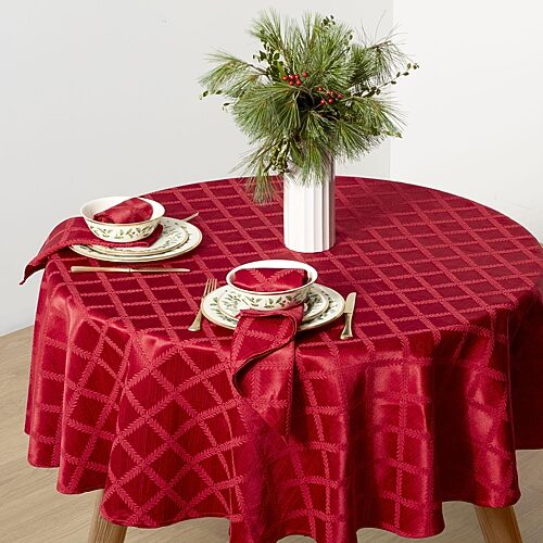 Lenox Laurel Leaf Tablecloth  70 Round - Red