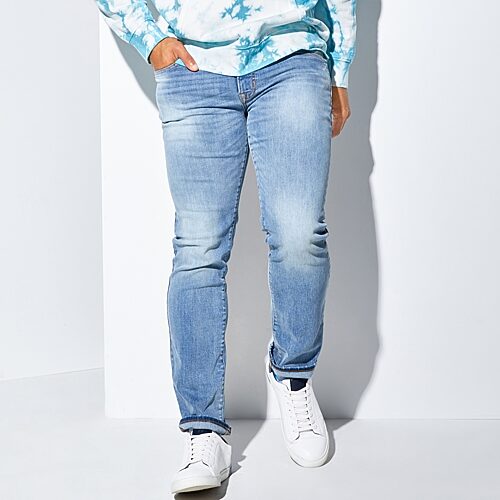Click here for Arizona Mens Stretch Fabric Straight Leg Jean  33... prices