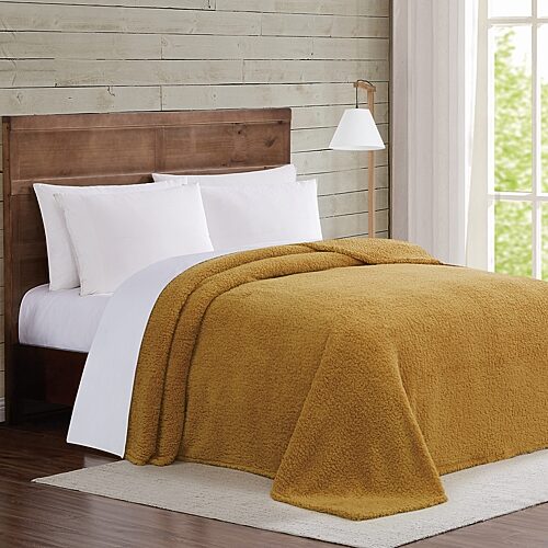 Click here for Brooklyn Loom Marshmallow Sherpa Throw Blanket prices