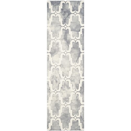Click here for Safavieh Dip Dye Collection Wendell Geometric Runn... prices