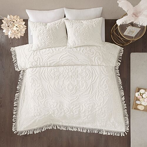 Click here for Madison Park Laetitia Medallion Fringe Quilt Sets prices
