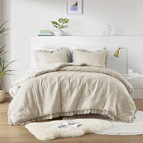 Click here for 510 Design Phoebe Diamond Quilted Ruffle Edge Midw... prices