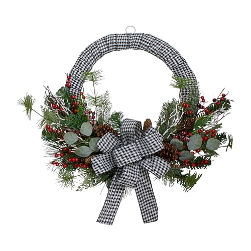 Northlight Houndstooth And Berry Wreath  One Size  Green