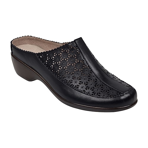 Click here for Womens Easy Spirit Dusk Clogs prices