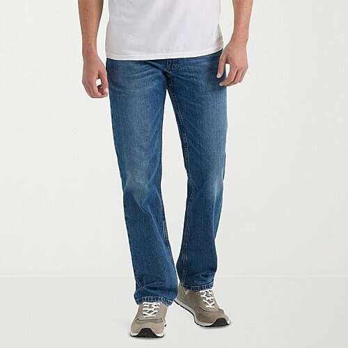 Click here for Lee Mens Legendary Regular Fit Straight Jean  31 3... prices