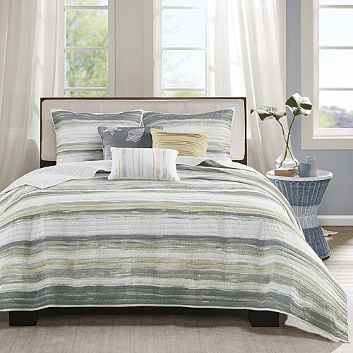Click here for Madison Park Marina Printed 6 Piece Quilt Set  Kin... prices