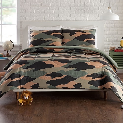 Urban Playground Covert Camo Reversible Comforter Set  One Size  Green