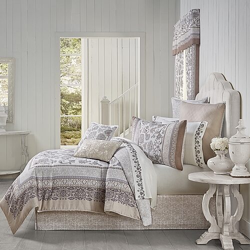 Click here for Royal Court Chelsea Full/Queen 4pc. Comforter Set prices