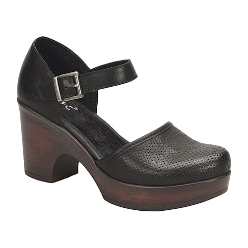 Click here for b.o.c. Womens Gia Comfort Wedge - Black prices