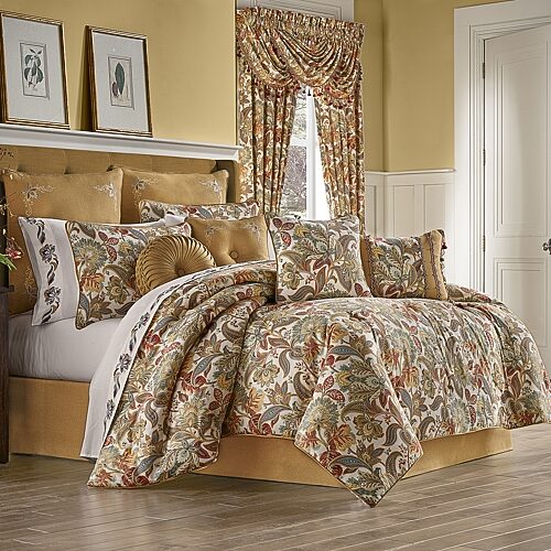 Click here for Five Queens Court August 4-Pc. Comforter Set  King... prices