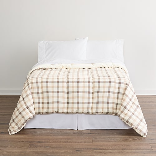 Home Expressions Plush Ultra Soft Down Alternative Reversible Comforter  One Size  White