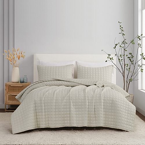 Click here for Brooklyn Loom Solid 100 Linen 3pc. Quilt Set prices