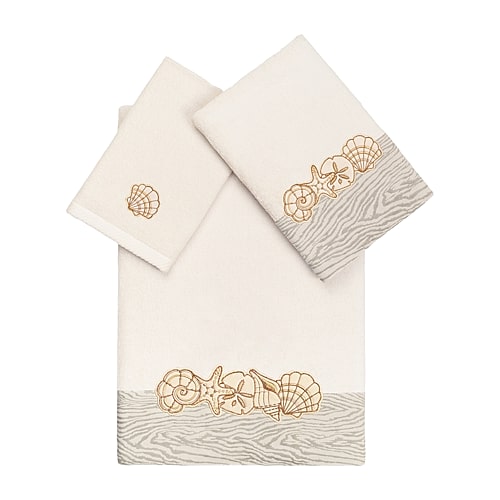 Click here for Linum Home Textiles Shell Row 3-pc. Bath Towel Set... prices