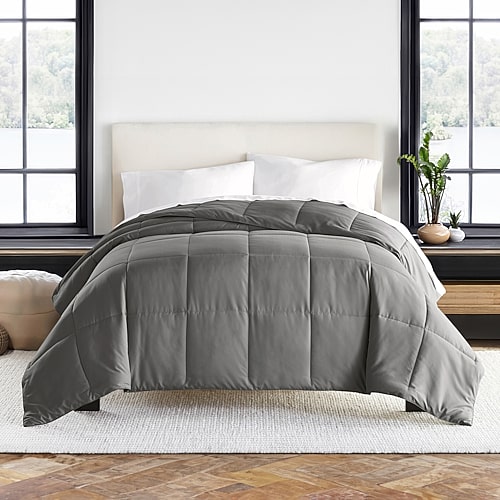 ienjoy Home All Season Lightweight Solid Down Alternative Comforter  King/California King - Gray