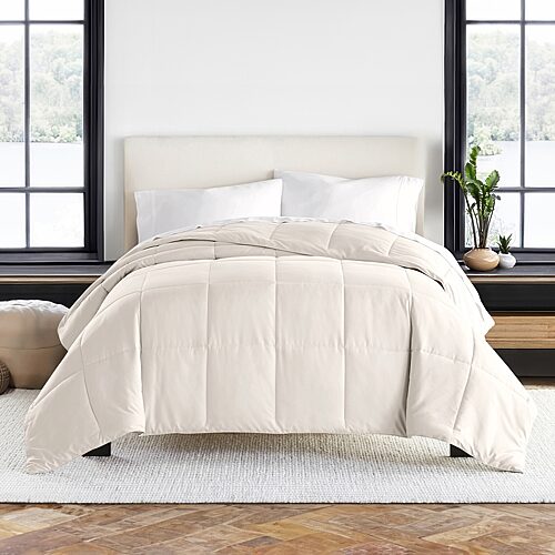 Click here for ienjoy Home All Season Lightweight Solid Down Alte... prices