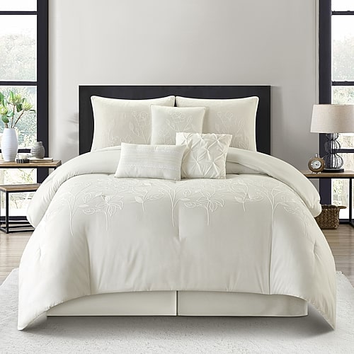 Click here for Stratford Park Safina Floral 7-Pc. Comforter Set... prices