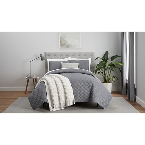 Click here for Serta Comfort Sure Pinsonic Quilt Set  One Size  G... prices