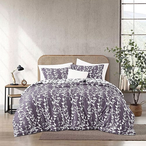 Click here for Stratford Park Millie Leaves 2-Pc. Comforter Set... prices