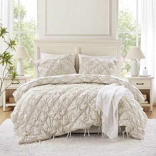 Click here for Intelligent Design Lily Floral 2-Pc. Comforter Set... prices