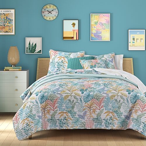 J By J Queen Bold Bahama Quilt Sets