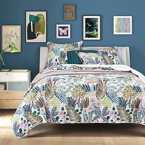Click here for J by J Queen Bold Rainforest 3-Pc. Quilt Set  King... prices