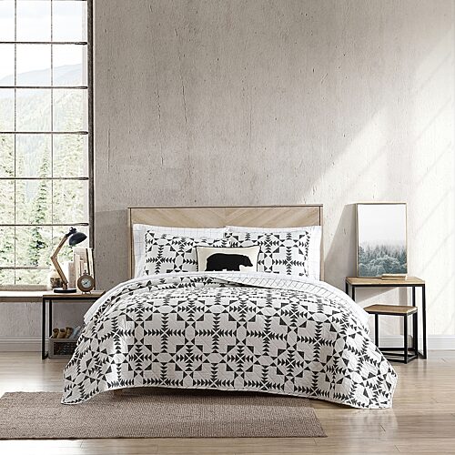Eddie Bauer Arrowhead Geometric Reversible Quilt Set  One Size  Gray