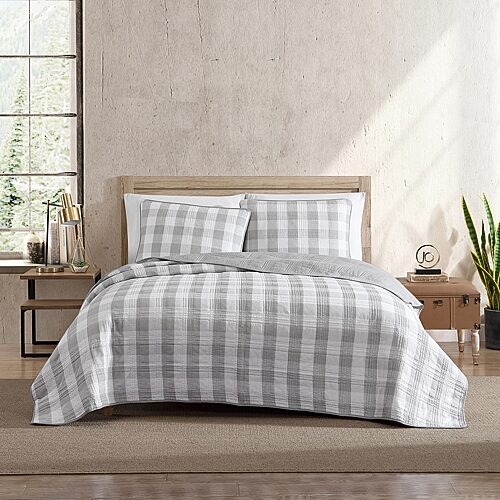 Click here for Eddie Bauer Lakehouse Plaid 3-Pc. Quilt Set  Full/... prices
