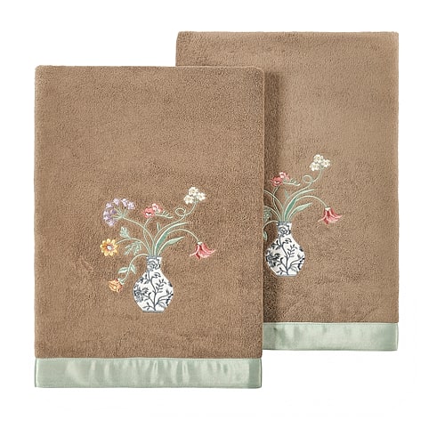 Click here for Linum Home Textiles Stella Embellished 2-pc. Bath... prices