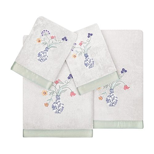 Click here for Linum Home Turkish Cotton Stella Embellished 4-Pc.... prices