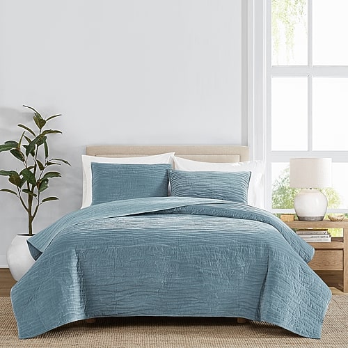Click here for Royal Velvet Wavy Cotton Velvet 3pc. Quilt Set prices