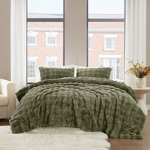 Click here for Brooklyn Loom Bubble Faux Fur 3pc. Comforter Set prices