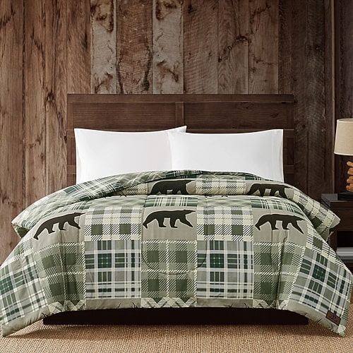 Click here for Mossy Oak Bear Patchwork Comforter prices