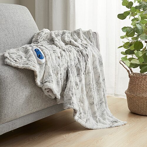 Click here for Beautyrest Zuri Oversized Faux Fur Heated Throw  5... prices