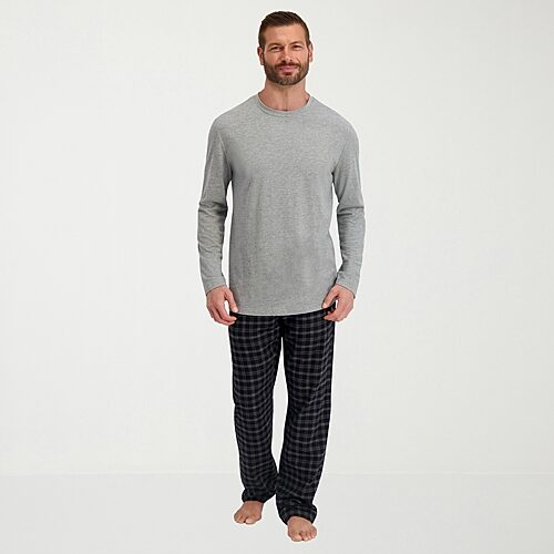 Click here for Hanes Mens Crew Neck Long Sleeve 2-pc. Pajama Sets... prices