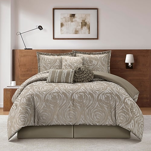 Click here for Stratford Park Rory 7-pc. Floral Lightweight Comfo... prices