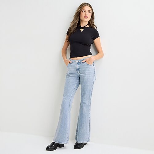 Click here for Forever 21 Womens Juniors Low Rise Flare Leg Jean... prices
