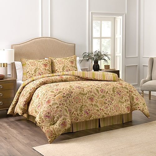 Click here for Waverly Imperial Dress Cotton 4-Pc. Comforter Set... prices