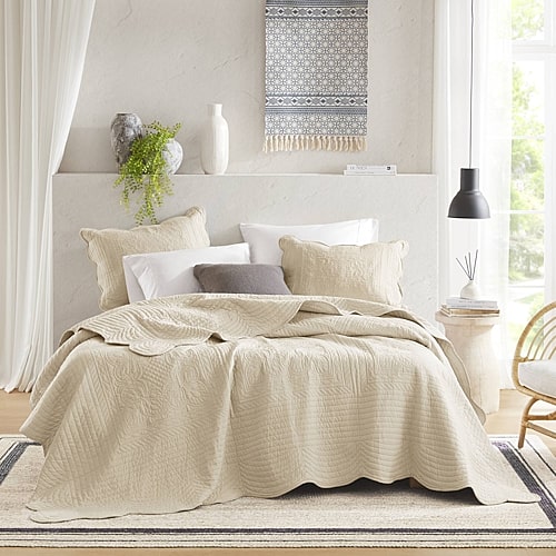 Click here for Madison Park Tuscany 3-Pc. Quilt Set  Full/Queen -... prices