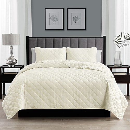 Click here for Swift Home Lightweight Diamond Stitched 3-Piece Qu... prices