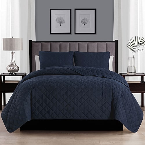 Click here for Cathay Home Inc. Oversize Lightweight Quilt Set  K... prices