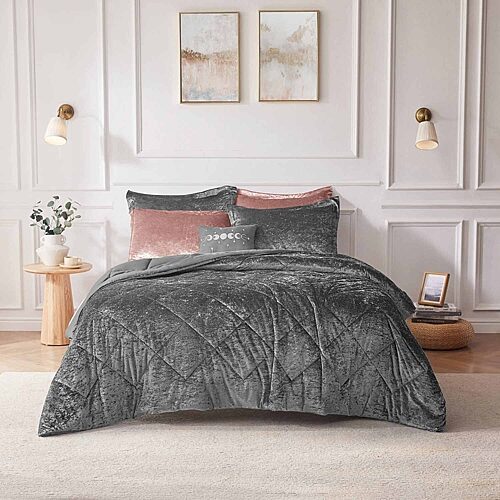Click here for Intelligent Design Felicia Velvet 4-Pc. Comforter... prices