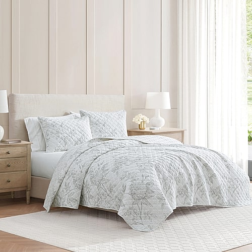 Click here for Martha Stewart Vine Flora 3pc. Quilt Set prices