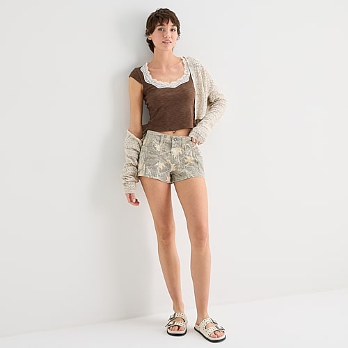 Click here for Arizona Womens 2 1/2 Low Rise Juniors Denim Short... prices