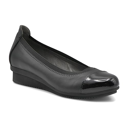Click here for Mootsies Tootsies Joey Womens Cap Closed Toe Balle... prices