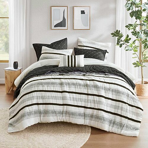 Click here for Madison Park Carolina Stripe 7-Pc. Comforter Set... prices