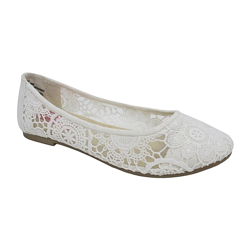Click here for Pop Maybel Womens Almond Closed Toe Ballet Flats... prices